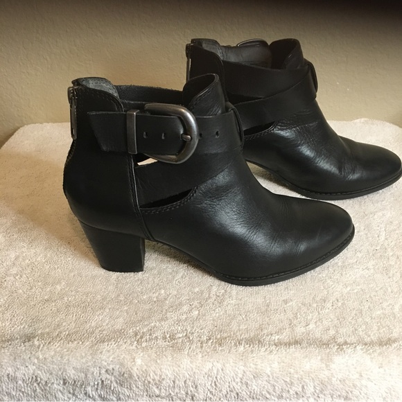 Vionic | Shoes | Vionic Ankle Boots With Side Buckle And Back Zipper ...